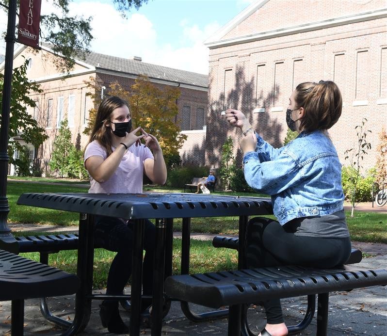 SU Announces New Deaf Studies Minor - Friday October 23, 2020 ...